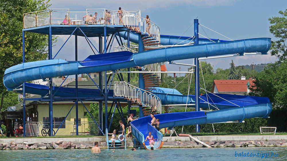Balatonakali – Több kisebb fejlesztéssel javítottak nagyot a strand ...