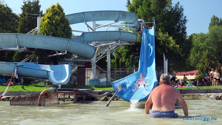 Balatoni csúszdapályázat a kiírásba kódolt pofára esésekkel ...