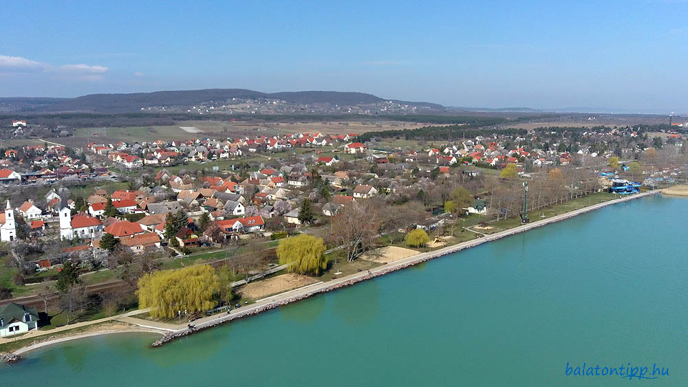 Balatonakali – Megújuló stranddal és új mandulaültetvénnyel várják a ...