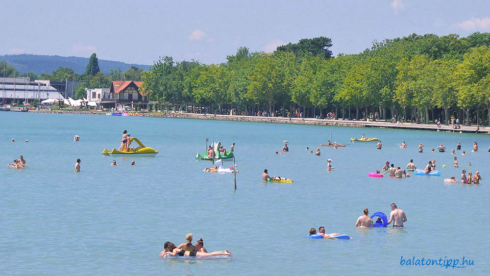 Furdozok-Tagore-setany-Esterhazy_strand-balatonfured-balatontipp ...